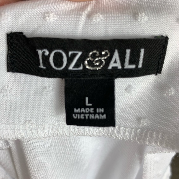 Roz & Ali | Tops | Roz And Ali Swiss Dot Ruffle Top Large | Poshmark